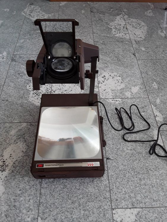 3M Projektor zusammenfaltbar Hellraum Projektor (Gebraucht) in Bazenheid für CHF 36 – nur ...