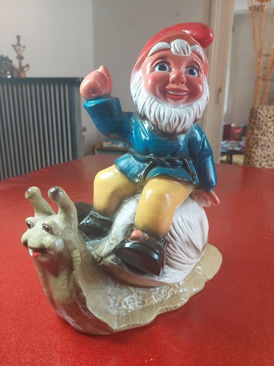 Sympathique nain de jardin à cheval sur son escargot | Kaufen auf Ricardo