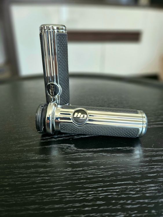 Harley Davidson Defiance Handgrips Chrom (Neu (gemäss Beschreibung)) in ...