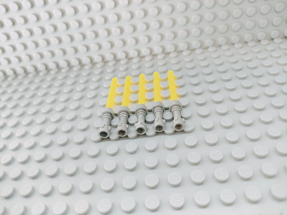 Lego Star Wars Lichtschwerter gelb (Gebraucht) in Wil SG für CHF 5 ...