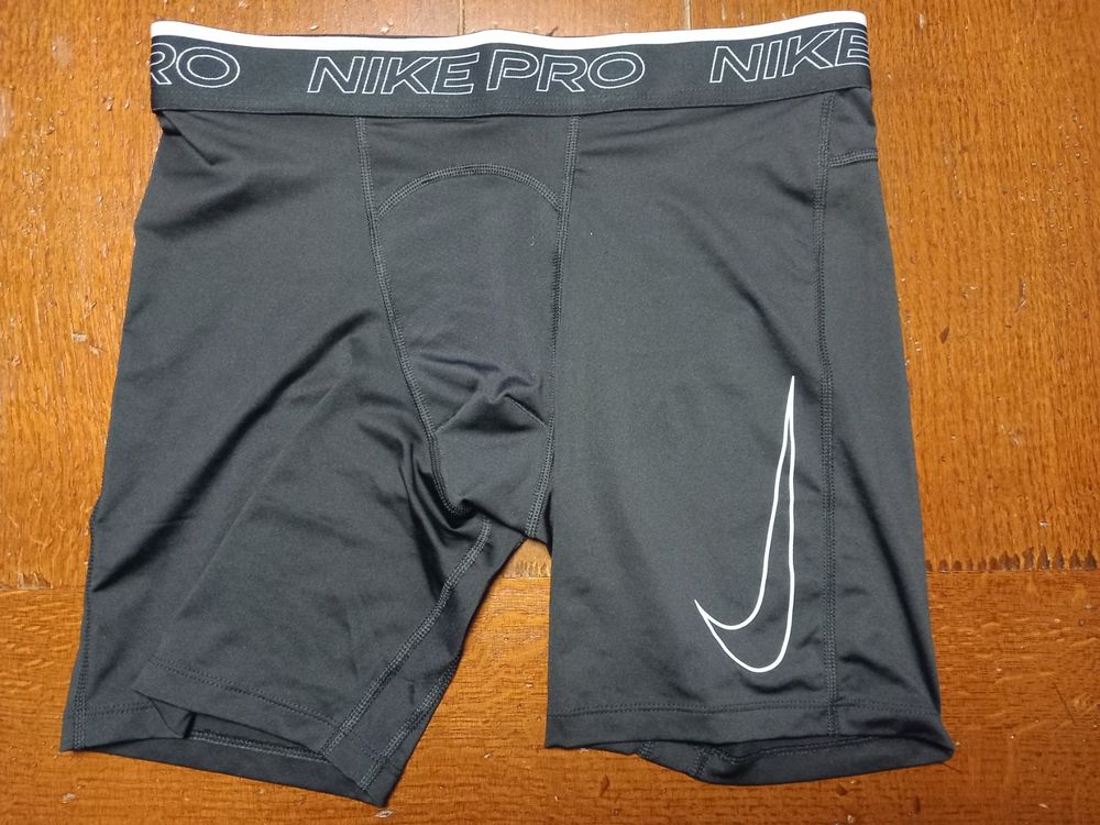 NIKE PRO Running shorts (Gebraucht) in für CHF 15 – mit Lieferung auf ...