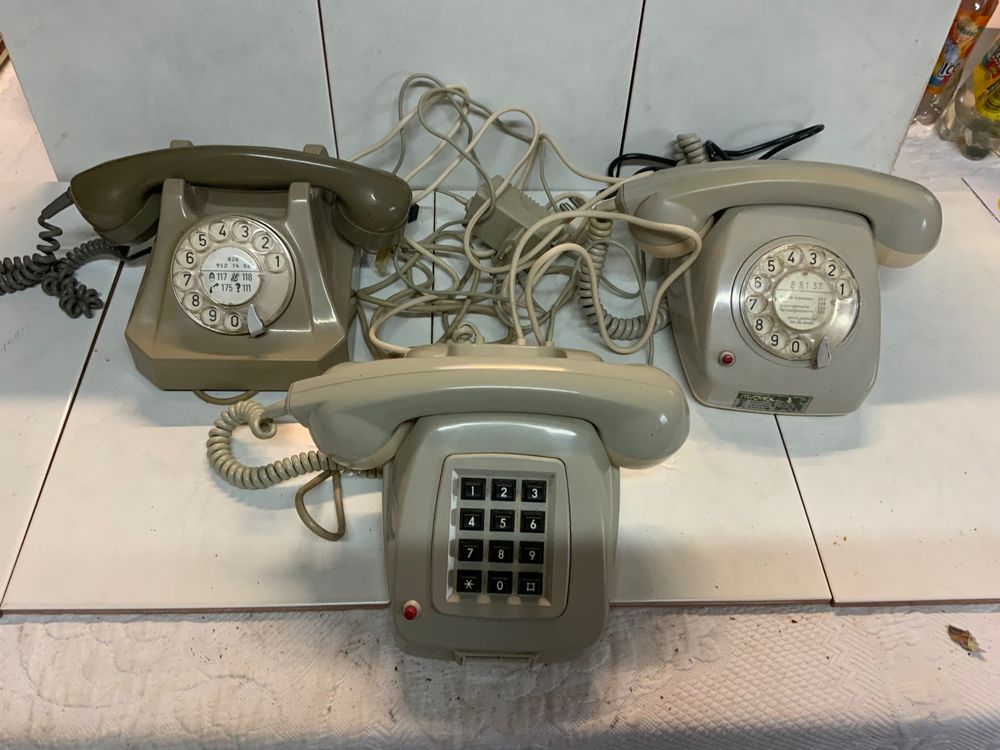 3 Alte Telephone (Gebraucht) in für CHF 25 – mit Lieferung auf Ricardo ...