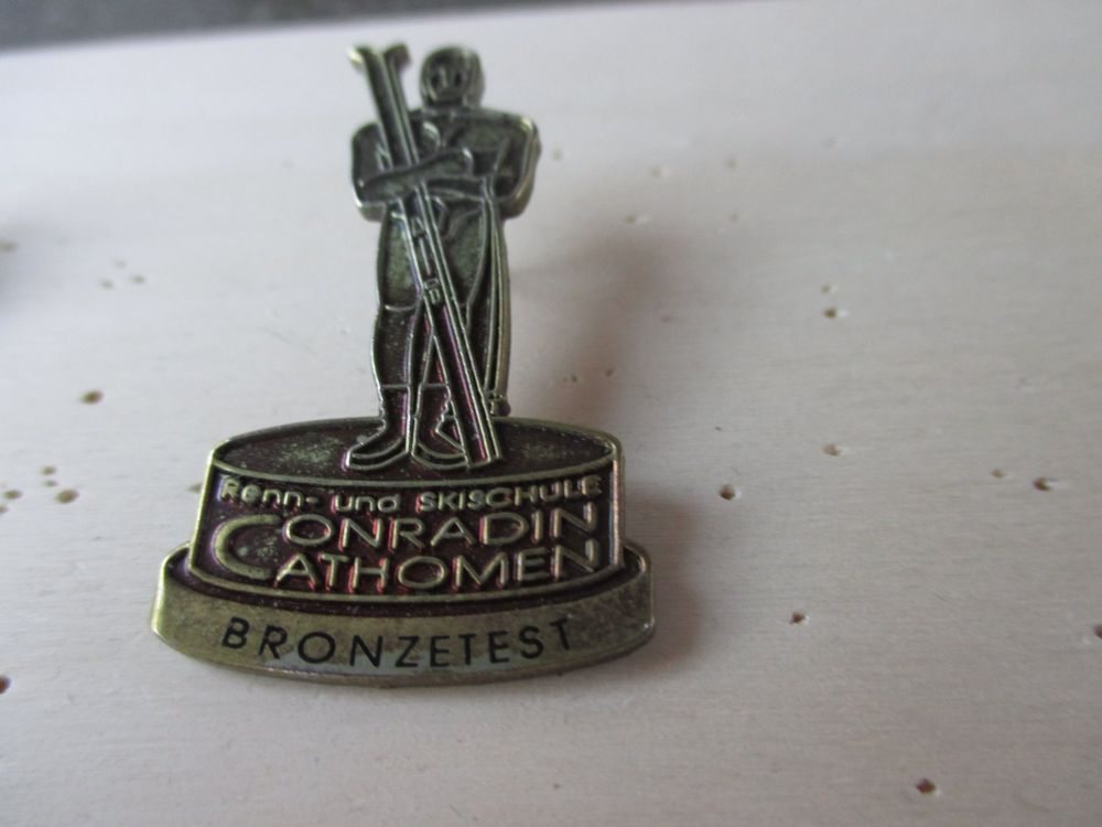 Renn uns Ski Schule Conradin Cathomen Bronze Test Pin (Neu (gemäss ...