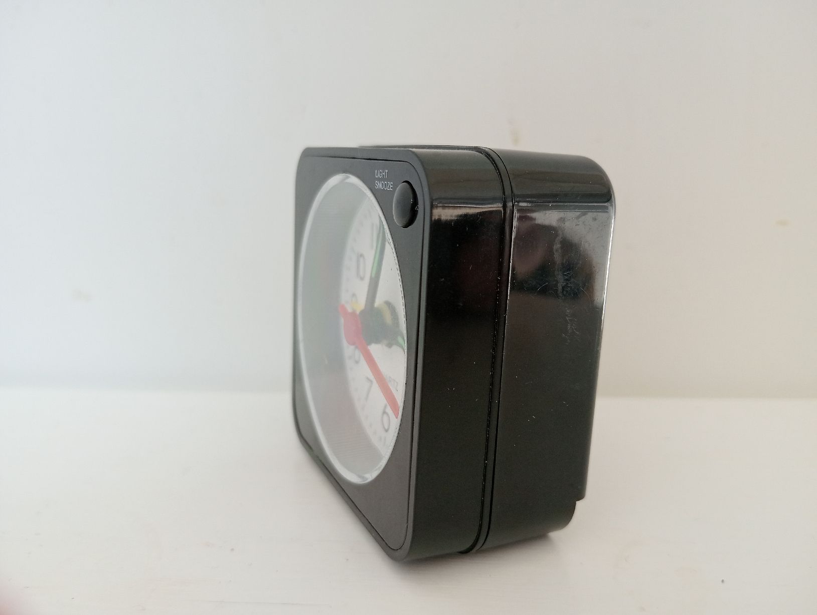Klassischer Wecker mit Snooze-Funktion, Schwarz + Batterie (Gebraucht ...