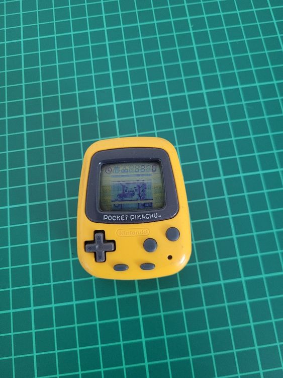 Pocket Pikachu Nintendo Yellow Game - For Collectors! (Gebraucht) in ...