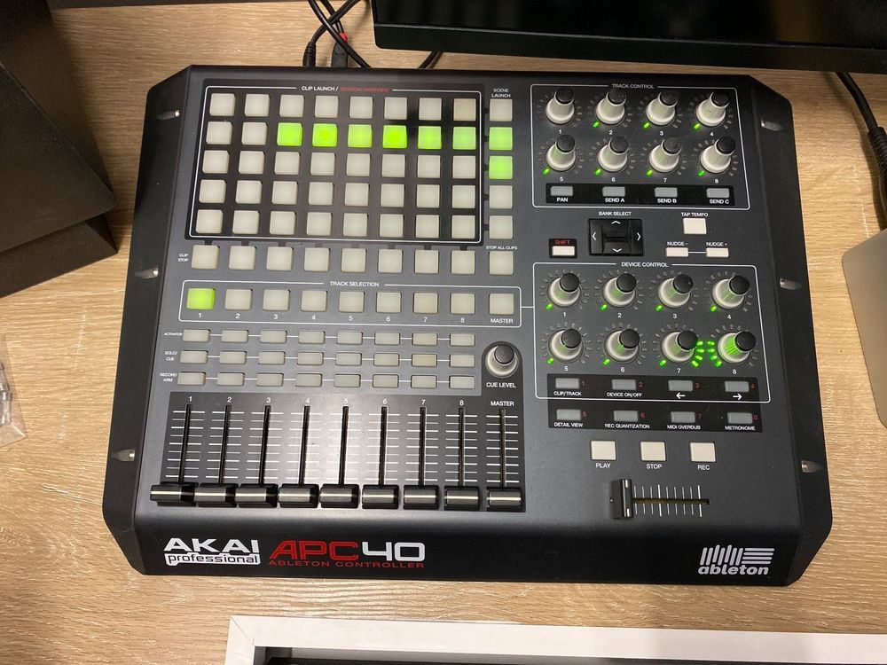 Akai APC40 MK1 (Ableton Controller) (Gebraucht) in Zürich für CHF 71.5 – mit Lieferung auf ...