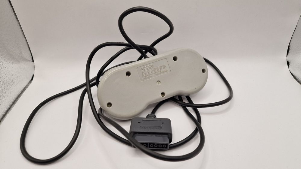 Original Super Nintendo (Snes) Controller (Gebraucht) in Düdingen für ...