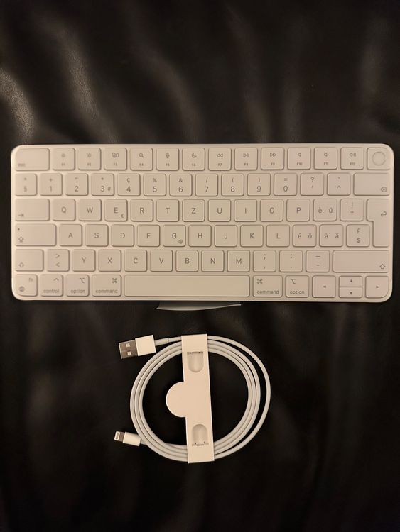 Apple Magic Keyboard Touch ID ungeöffnet Farbe Silver | Kaufen auf Ricardo