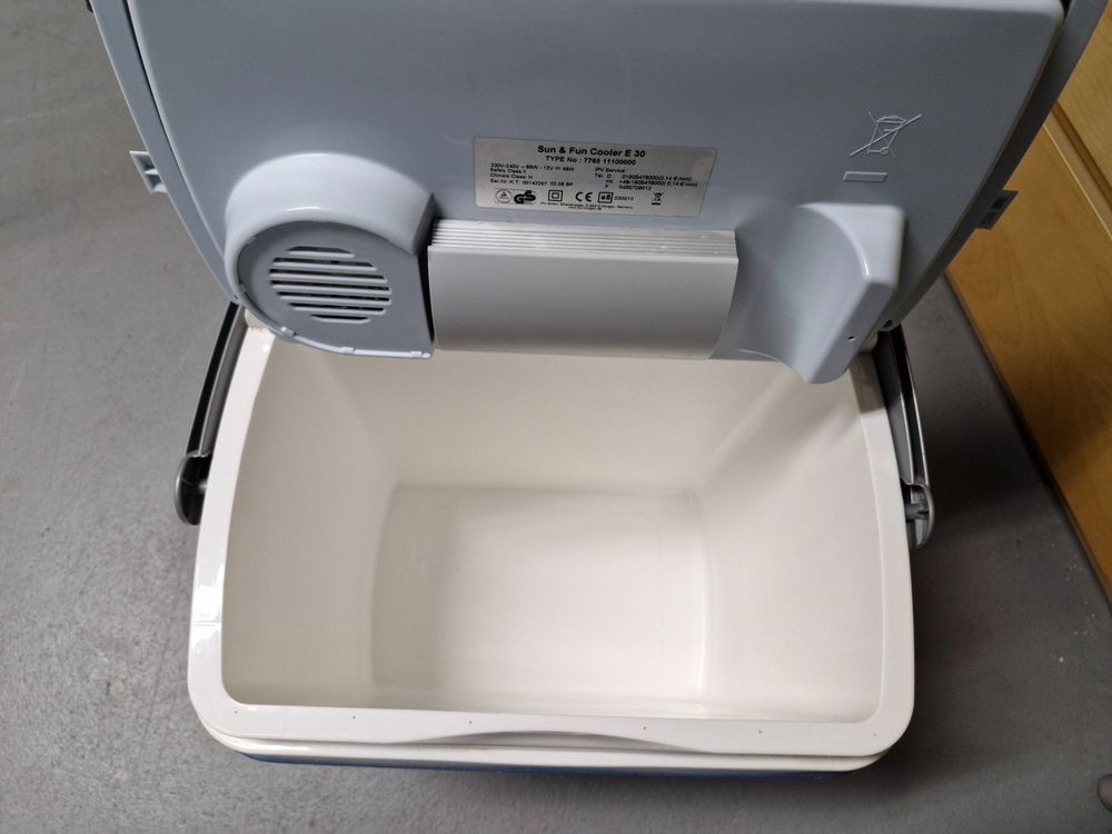 Sun & Fun Cooler E 30 Kühlbox 12V/230V (Gebraucht) in Kriegstetten für ...