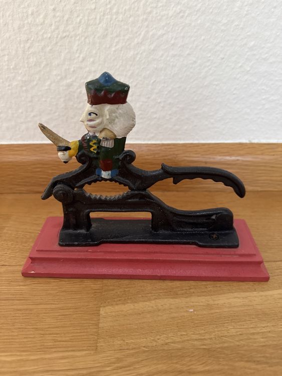 Antiker Nussknacker-Soldat aus Gusseisen Vintage (Gebraucht) in Basel ...