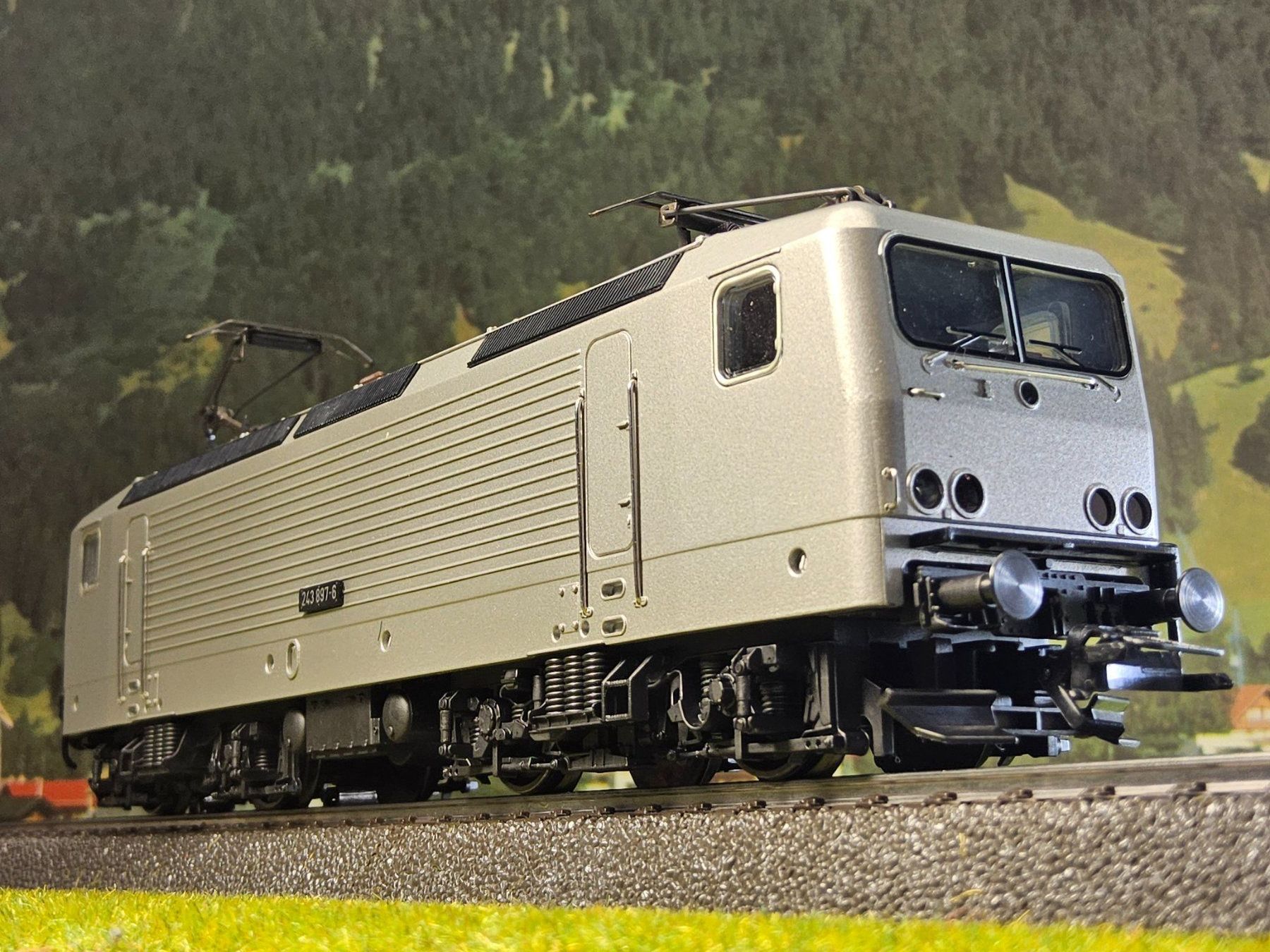 Märklin 3444 _ DDR E Lokomotive BR 243 Metall Edition in OVP (Gebraucht ...