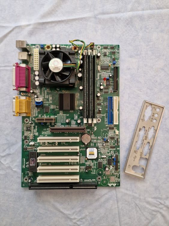QDI P6V694X/A10E Mainboard inkl. CPU und Ram (Defekt) in Buchrain für ...