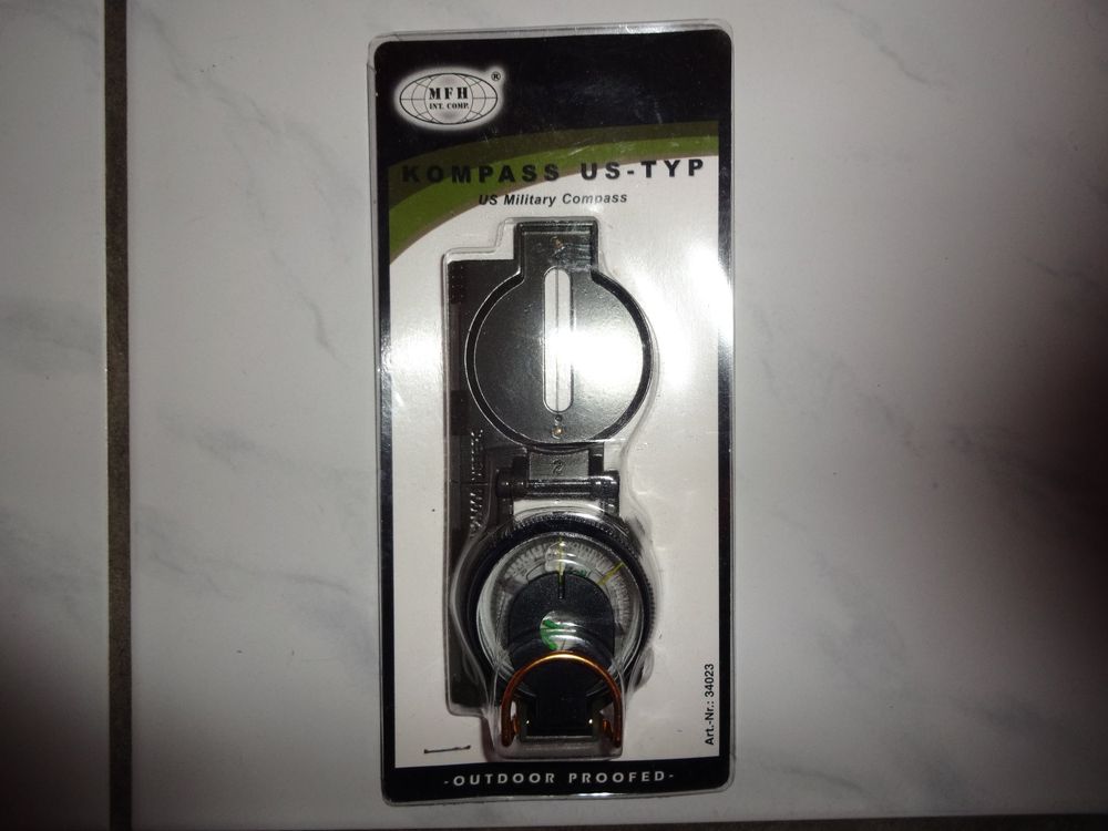 Kompass US-Army-Modell (Neu und originalverpackt) in Plasselb für CHF 8 – mit Lieferung auf ...