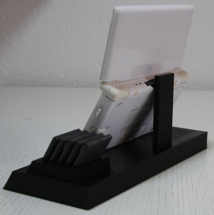 Regalaufsteller Ständer für Nintendo DS und 5 Spiele (Gebraucht) in ...