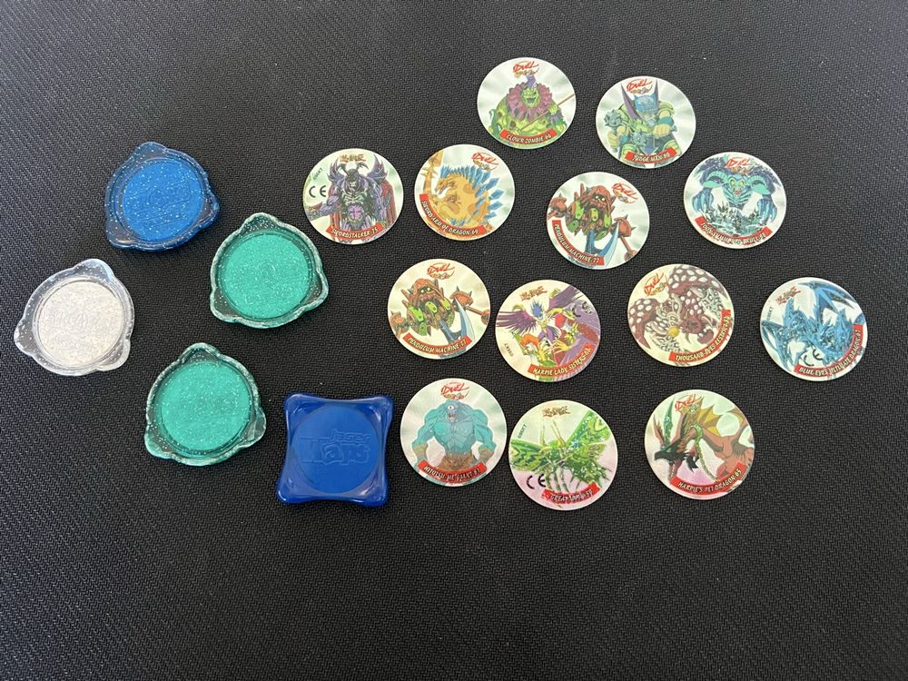 Lot de POGs Pokémon et Yu-Gi-Oh! (D'occasion) à Neuchâtel pour CHF 3 ...