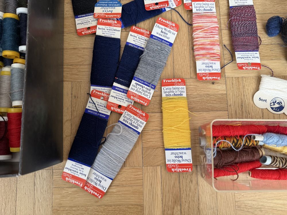 Konvolut Woll- & Stickgarne – diverse Farben (Gebraucht) in Chur für ...