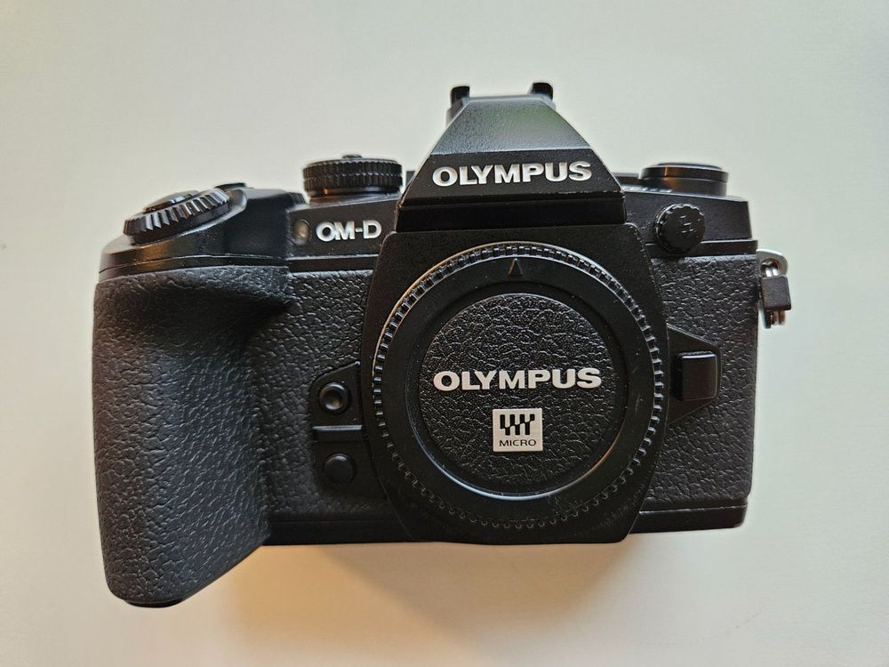 Olympus OM-D E-M1 Digitalkamera (Usato) a Steinen per CHF 125 – con ...