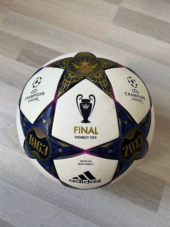 Adidas Finale 13 Official Match Ball 2013/2014 (Gebraucht) in Pfäffikon ...