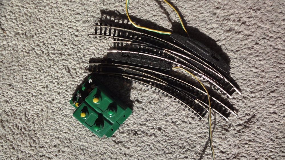 Minitrix Weichen rund, komplett 4966/4967 (Gebraucht) in Belp für CHF ...