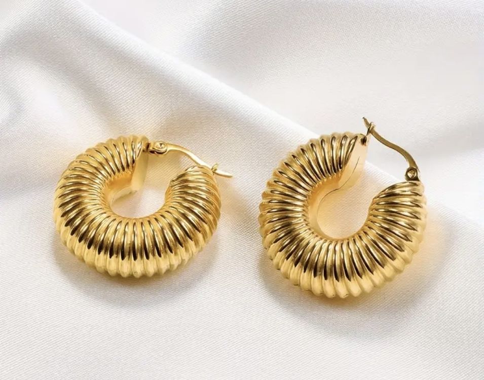 Goldene Creolen, Statement Ohrringe, 3CM, Neu (Neu und originalverpackt) in Bern für CHF 13 ...