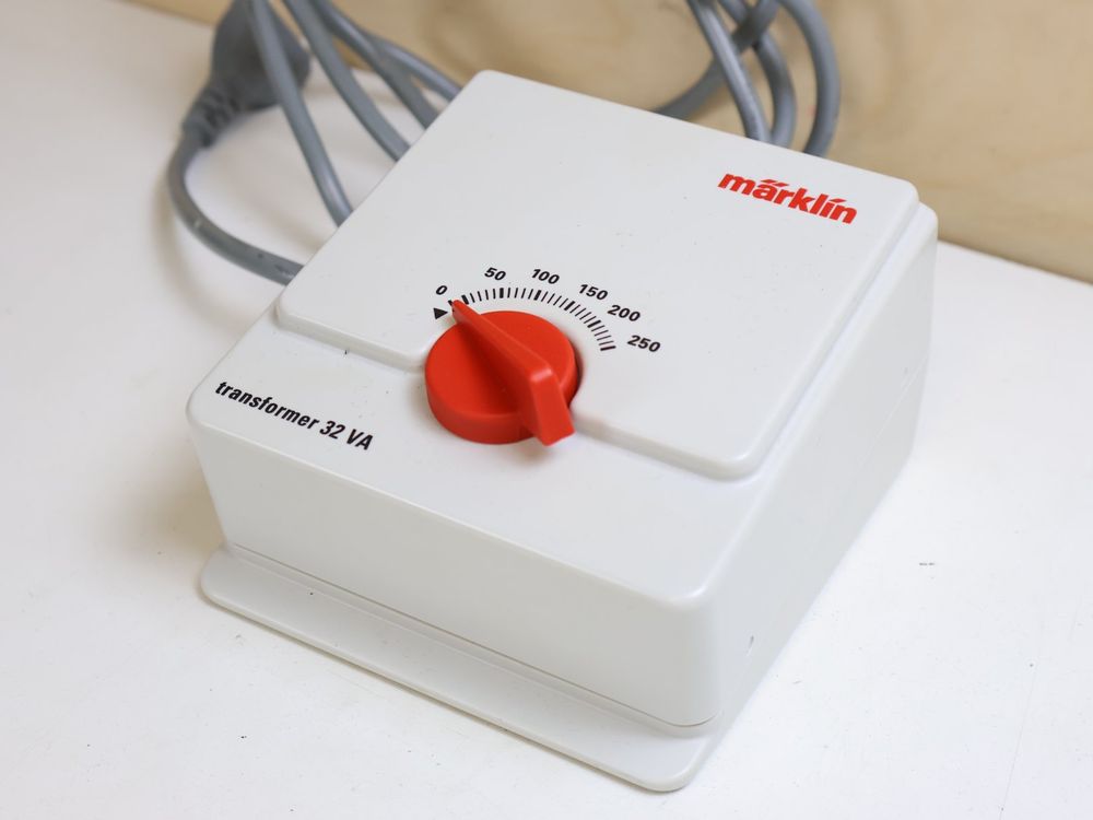 Märklin Transformer 32 VA - 6647 - Neupreis: 110.- (Gebraucht) in ...