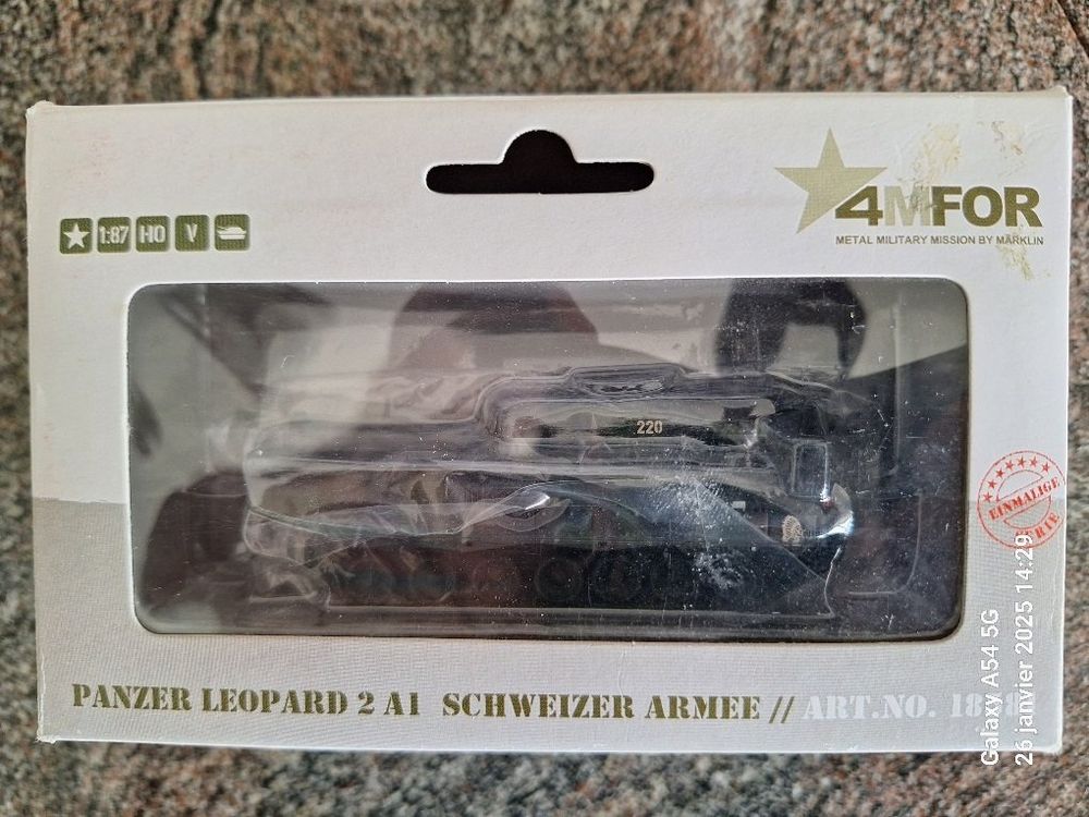 Märklin HO, Char Panzer Léopard 2 de l'armée Suisse en métal (Neu und ...