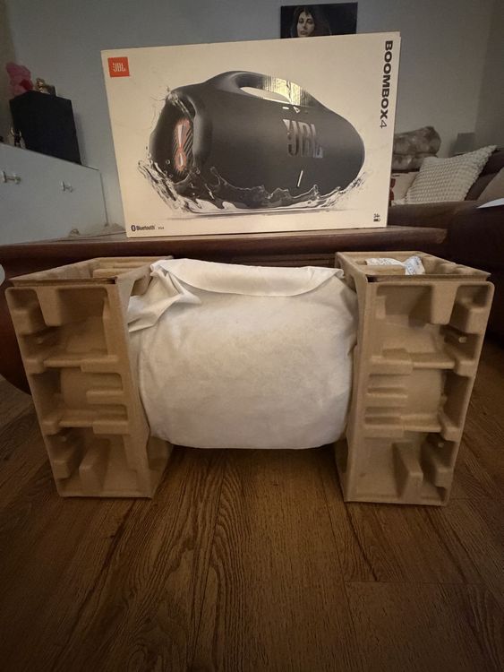 JBL Boombox 4 (Neu (gemäss Beschreibung)) in Buchs ZH für CHF 375 – nur ...