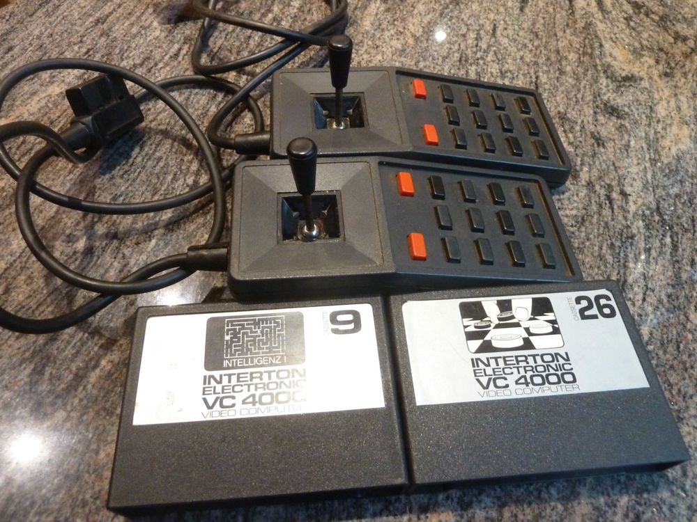 Interton VC 4000: 2 Joysticks & 2 Spiele Klassiker! (Gebraucht) in ...