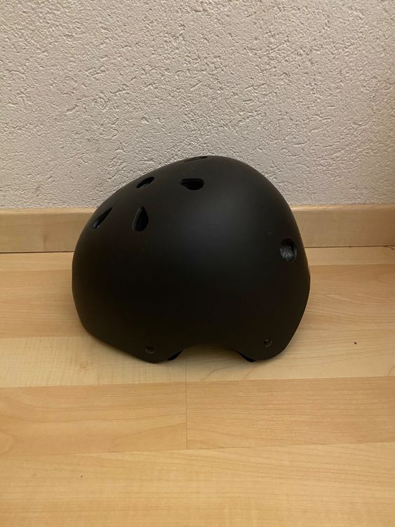 Helm (Gebraucht) in Waltenschwil für CHF 2.5 – nur Abholung auf Ricardo ...