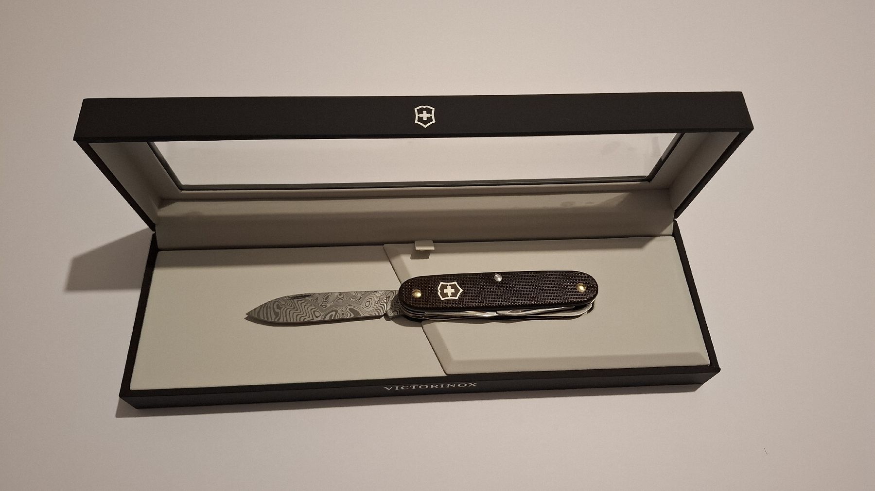 Victorinox Damast 2024 (Neu und originalverpackt) in Nesselnbach für ...