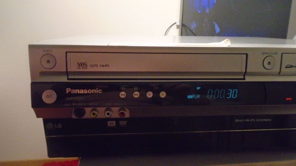 Panasonic DMR -EX 35 VCR / DVD REKORDER KOMBIGERÄT REVIDIERT | Kaufen auf Ricardo