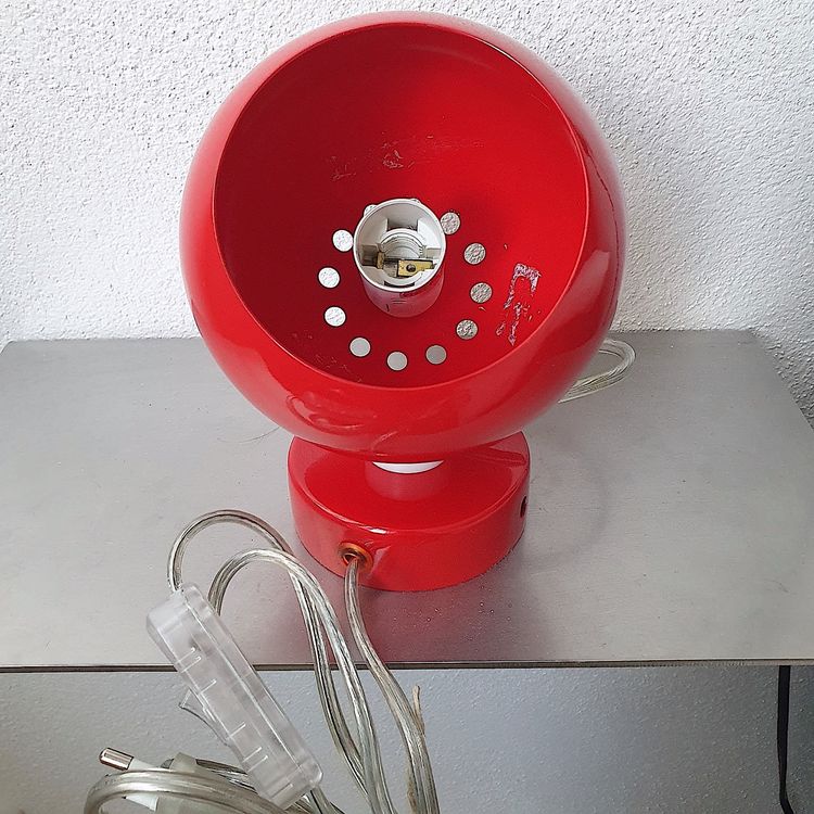 Rote Ollampe Leuchtet Kurz Auf