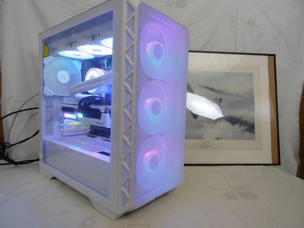 White Ryzen 9 RGB Gaming PC RX 9070 XT 32 GB 2 TB NVME - Neu (Neu und ...