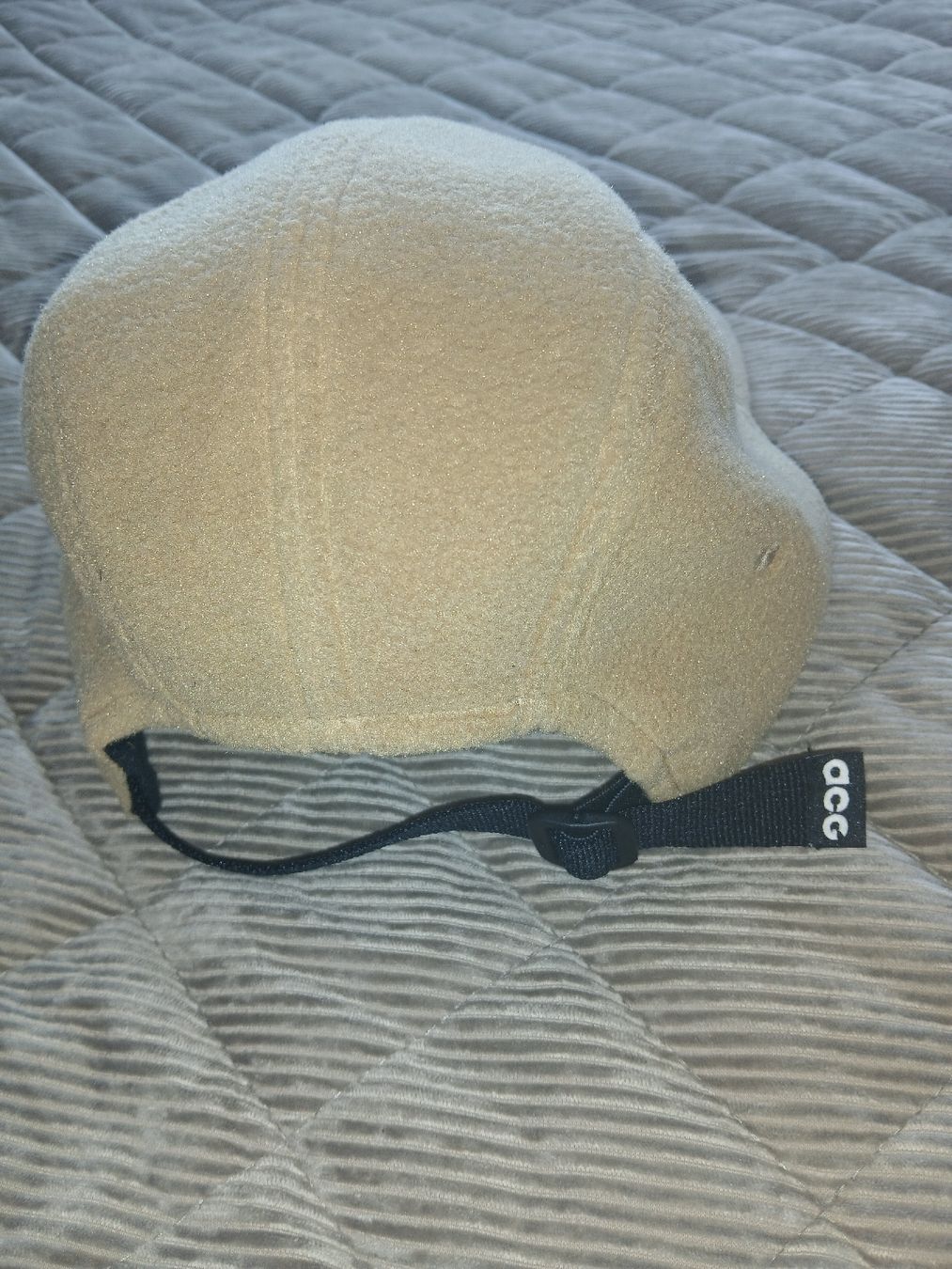 Nike ACG Fleece Kappe, Beige, Top Zustand für den Winter! (Neu (gemäss ...