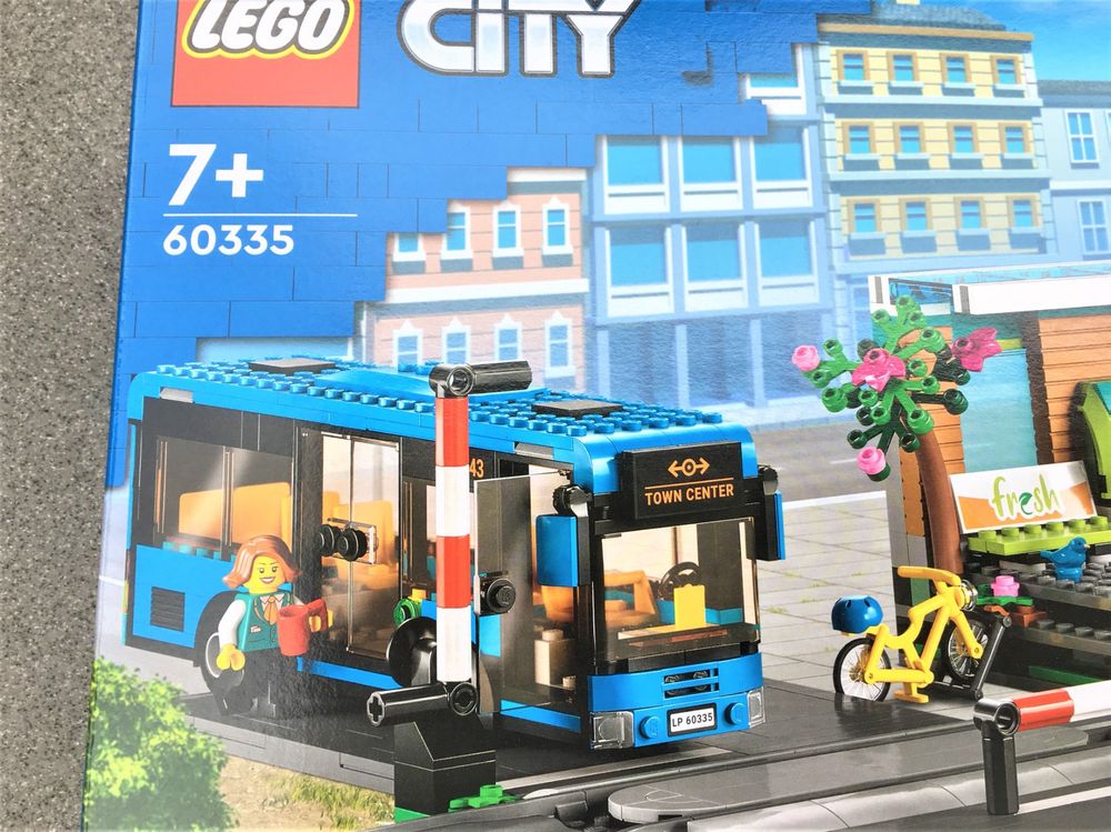 LEGO Eisenbahn # 60335 Bahnhof mit BUS NEU OVP (Neu und originalverpackt) in LAUSANNE für CHF 60 ...