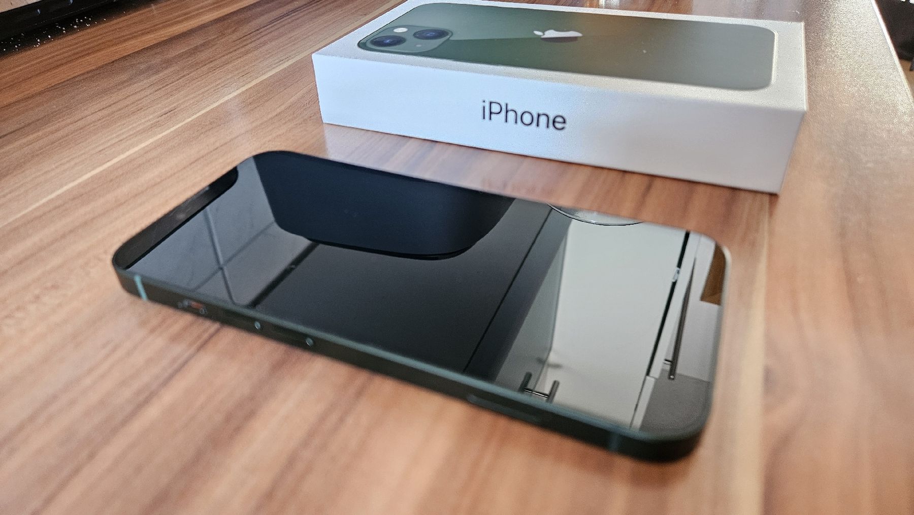 iPhone 13, Grün, 128 GB - Top Zustand! Wie neu! (Gebraucht) in Gams für ...