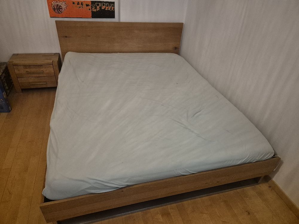 Bett mit Nachttisch | Kaufen auf Ricardo