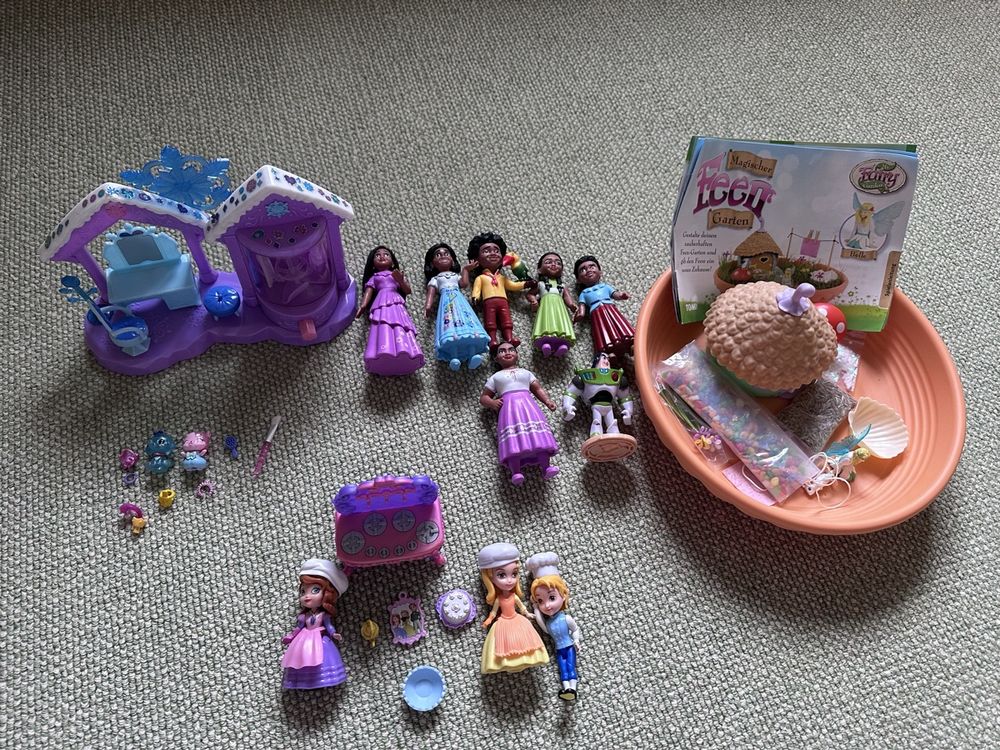 Disney Princess & Toy Bundle (Gebraucht) in Bex für CHF 10 – mit ...