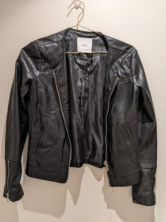 Elegantes Lederjacke Von Mango Bild