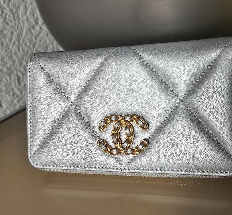 Chanel C19 Zippy neu (Gebraucht) in Ostermundigen für CHF 1100 – mit ...