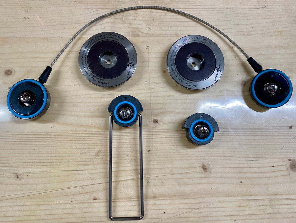 Samsung ultra slim wall mounting kit 70fj (WMN3000BX) (Gebraucht) in ...
