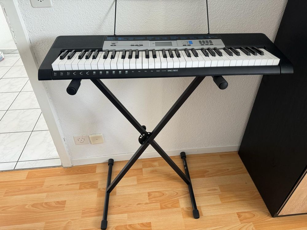 Casino 61 Taste Klavier Piano mit Klavier Stand | Kaufen auf Ricardo
