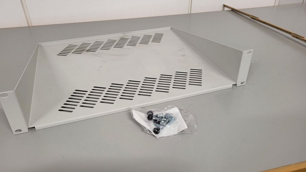 4 Rack Tablar 19" Flachboden | Kaufen auf Ricardo