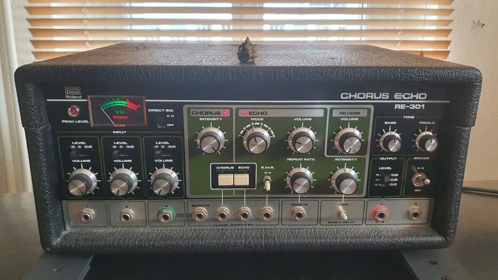 Roland RE-301 Chorus Echo (Gebraucht) in Lausanne für CHF 1500 – mit ...