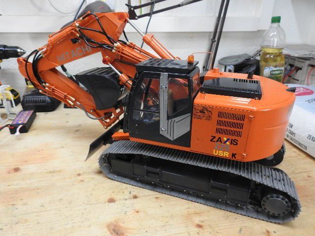 Hitachi 225 Rundheckbagger 1:14 Fulloption Version | Kaufen auf Ricardo