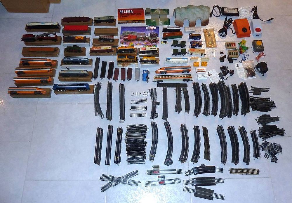 Lot trains miniatures HO locomotives wagons rails accessoire (D ...