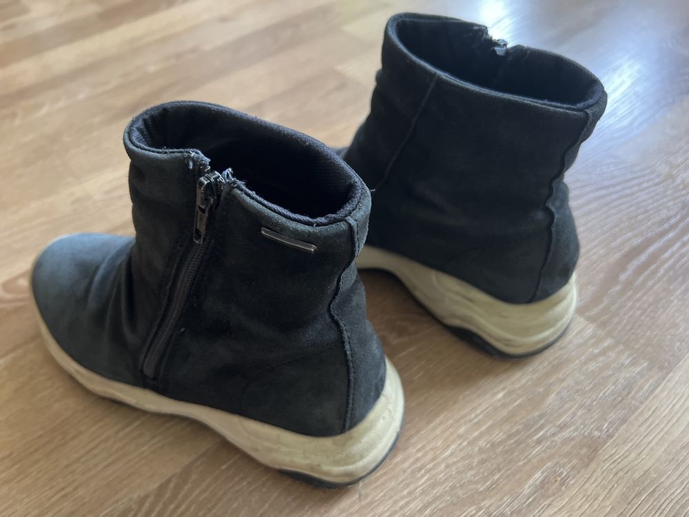 Schuh-Paket Mädchen, Gr. 33 (Gebraucht) in Zuchwil für CHF 10 – mit ...