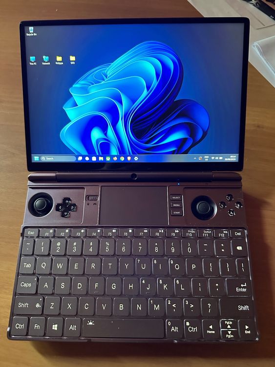 GPD WIN Max 2 4G LTE AMD 6800U 32GB RAM SSD 2 TB + 1TB (Gebraucht) in BELLEVUE für CHF 650 – mit ...