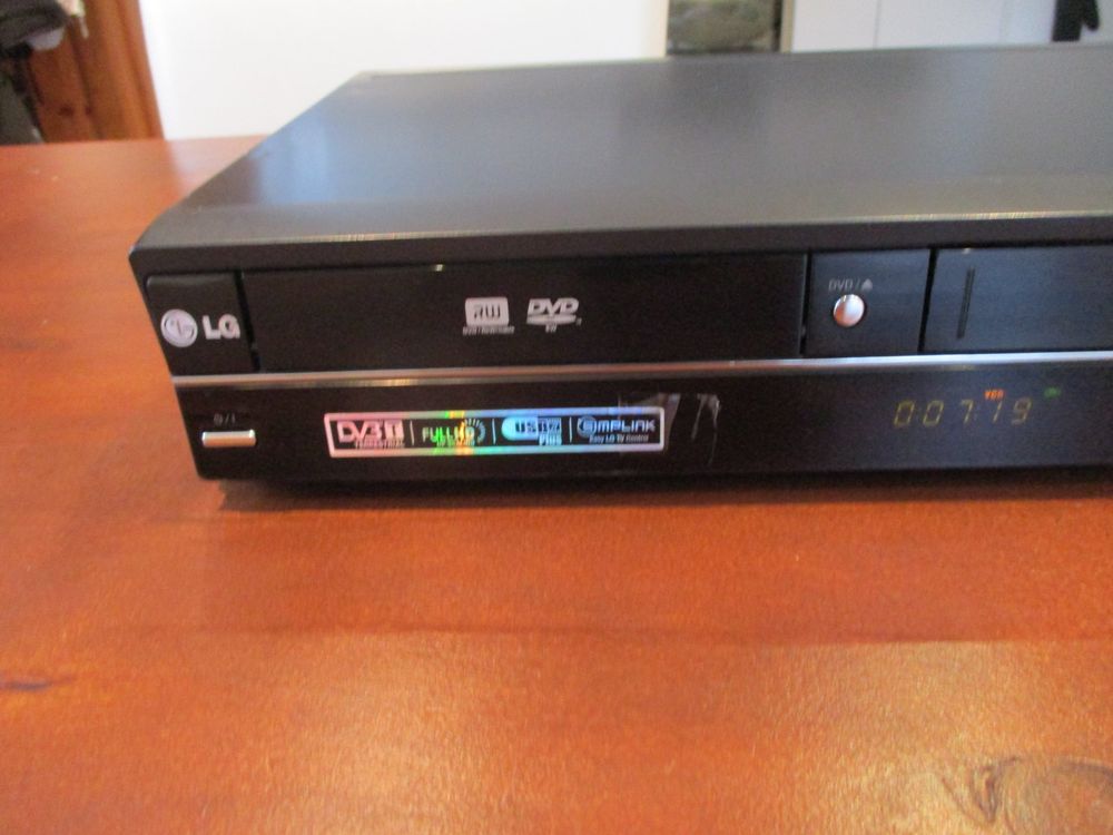 LG RCT699H Digital & Analog DVD / VHS Recorder (D'occasion) à Liestal ...