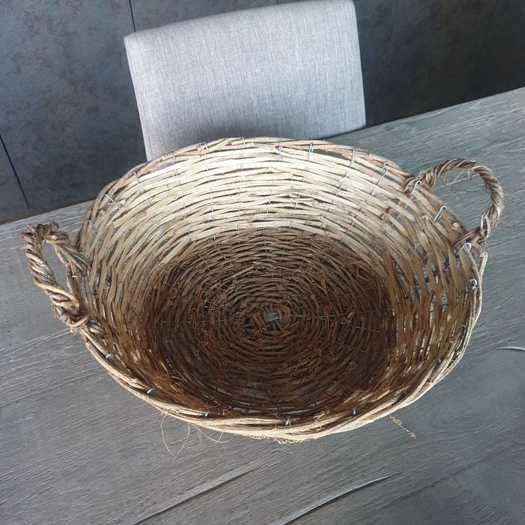 🐸 GROSSER FLACHER KORB 45 CM AUS REBEN GEFLOCHTEN - SCHÖN! (Gebraucht ...